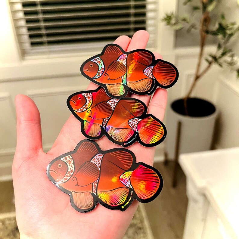 Maroon Clownfish (holographic) | Fish Art Sticker | Aquarium Art ...