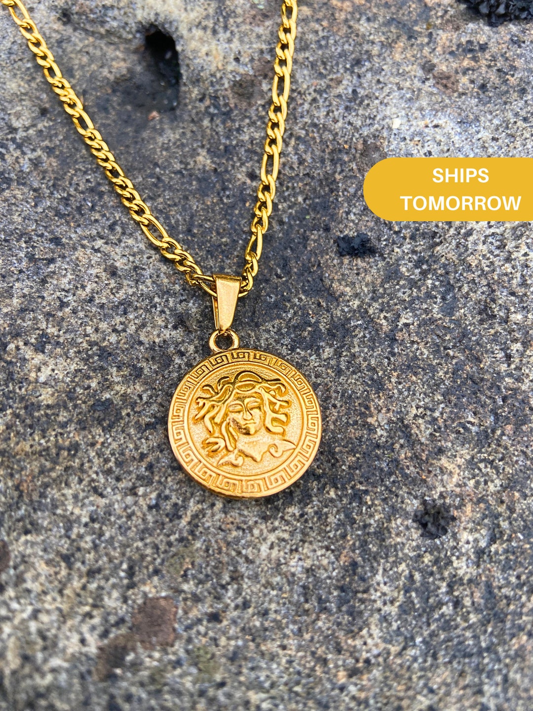 Men's Gold Medusa Necklace Medusa Head Pendant Necklace Gold Figaro ...