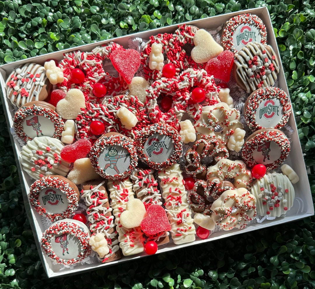 Roommate Gift Box – Sweet & Savory Treats in School Colors – Roomie ...
