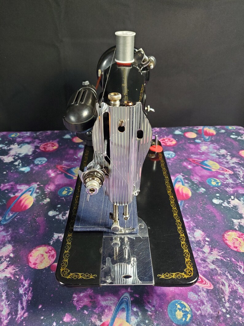 Singer Model 15-90 Antique Sewing Machine - Beautifully Refurbished ...