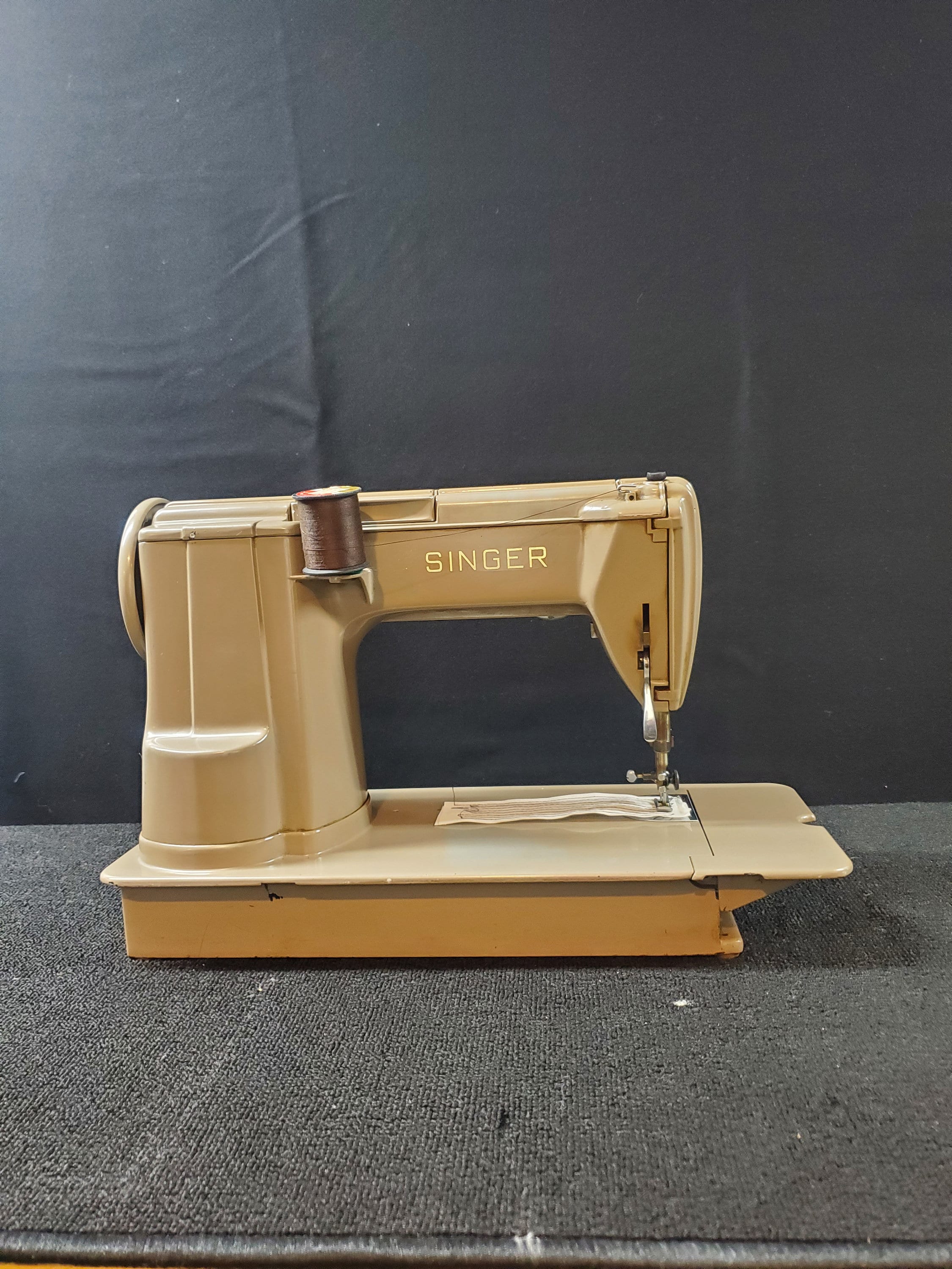 Singer 301 Sewing Machine Beige Short Bed Slant-o-matic Vintage All ...