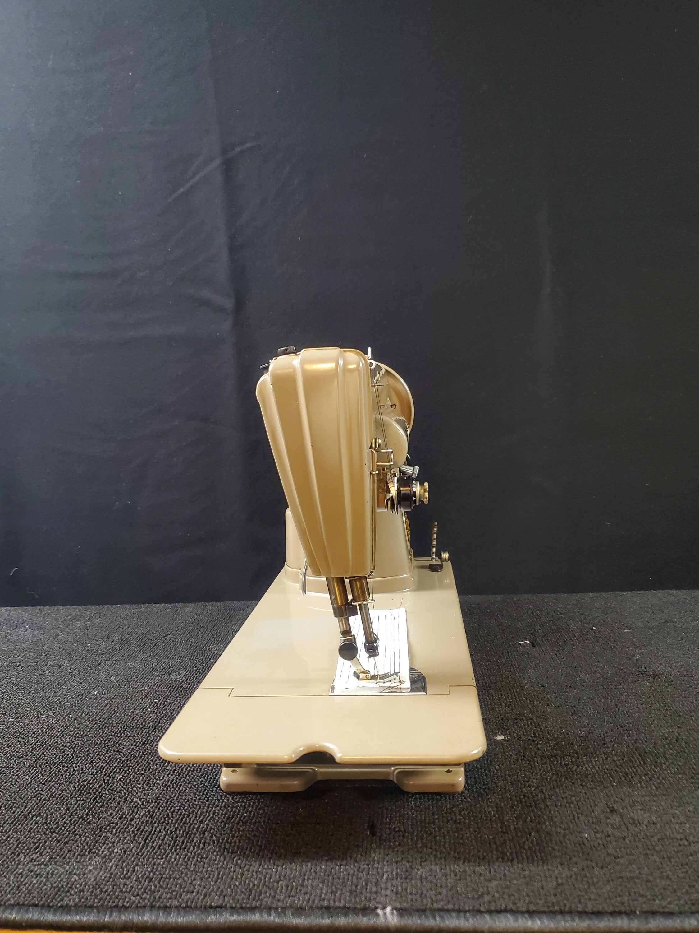 Singer 301 Sewing Machine Beige Short Bed Slant-o-matic Vintage All ...