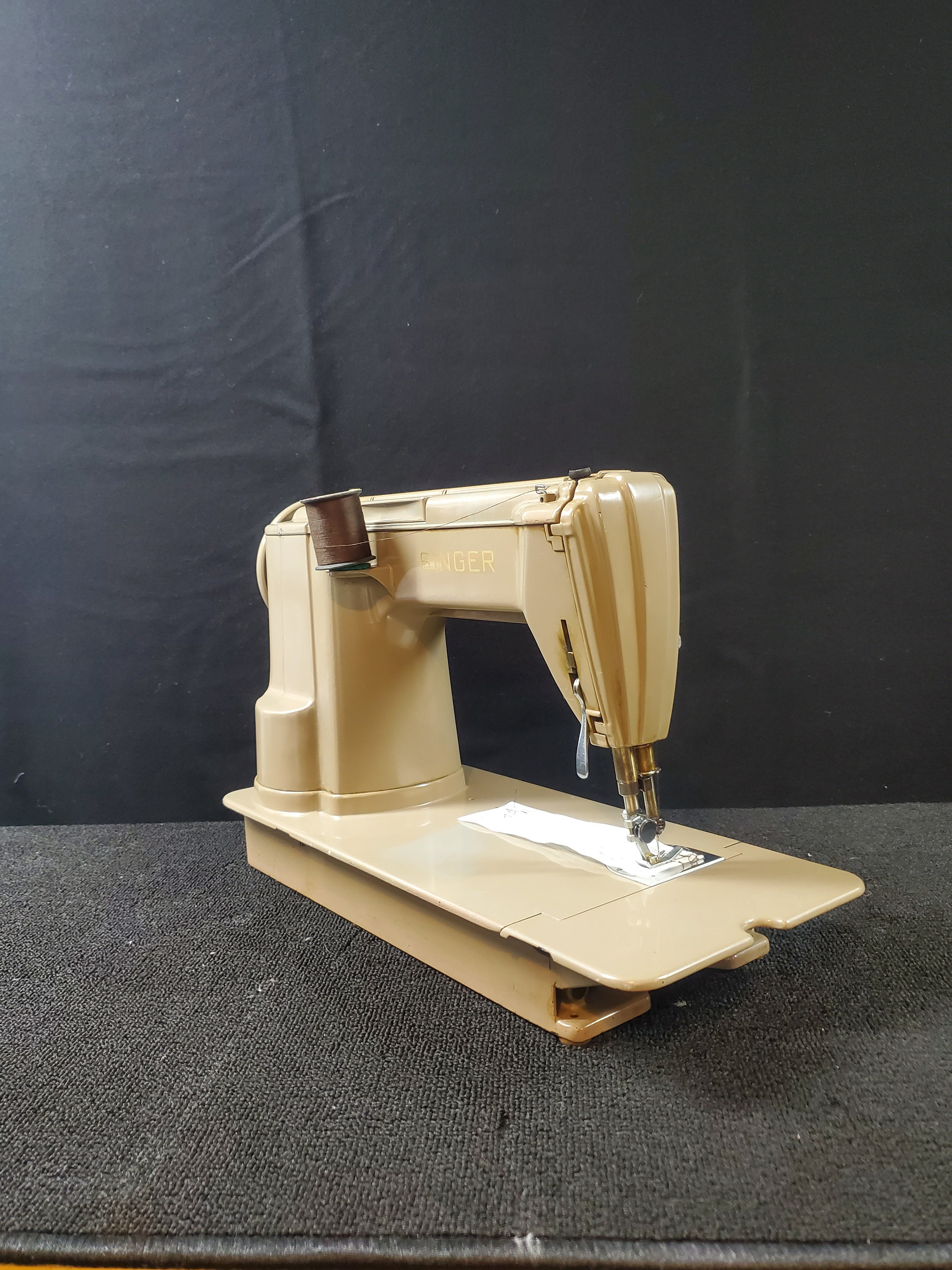 Singer 301 Sewing Machine Beige Short Bed Slant-o-matic Vintage All ...