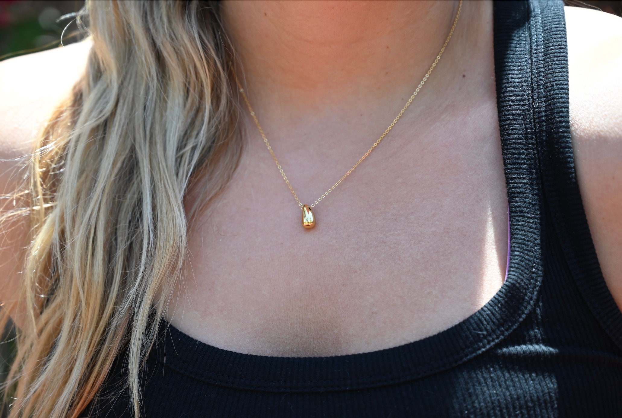 Gold Teardrop Necklace - Etsy