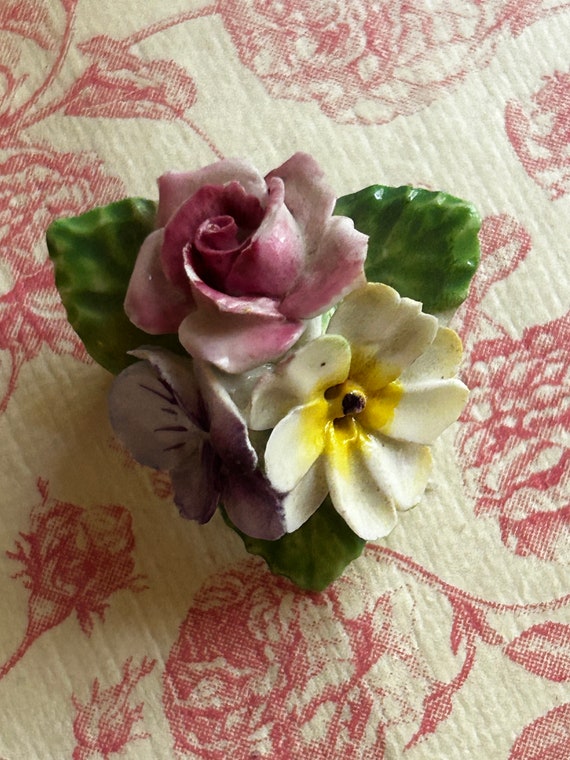 1950 vintage floral bone - Gem