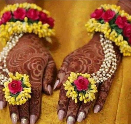 Artificial Hand Gajra Set/ Flower Bracelet/ Floral Bridal Set/ Wedding ...