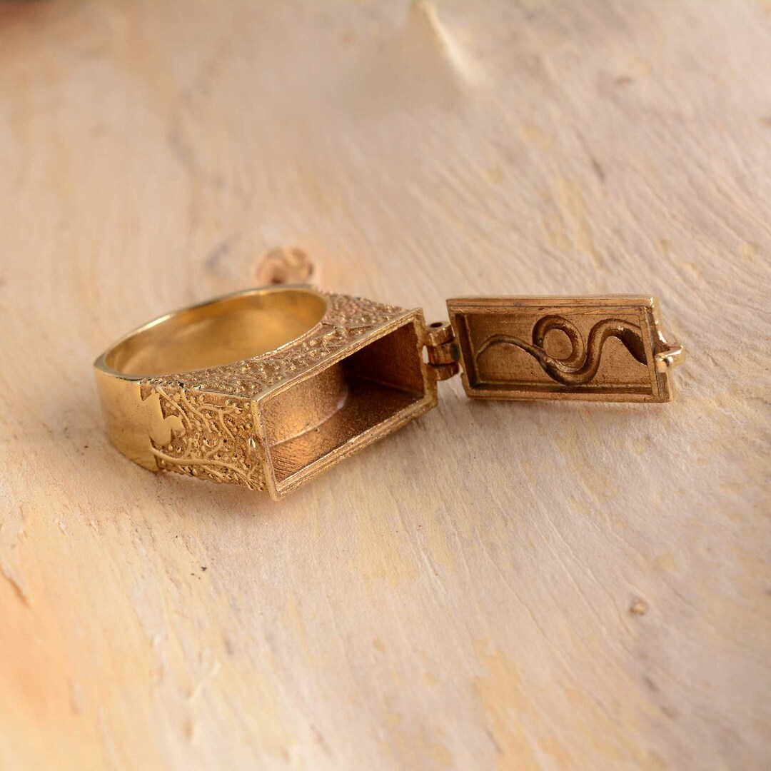 Poison Ring, Secret Box Ring, Openable Poison Box Ring, Vintage Art ...