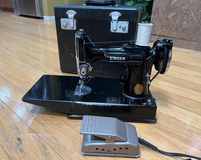 Vintage 1940 Singer Featherweight Sewing Machine With Case - Etsy