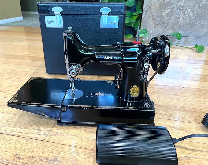 Vintage 1948 Singer Model 15 Sewing Machine. - Etsy