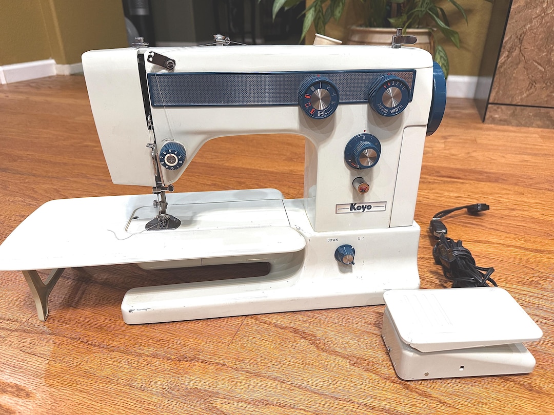 Vintage Koyo Zigzag Sewing Machine - Etsy