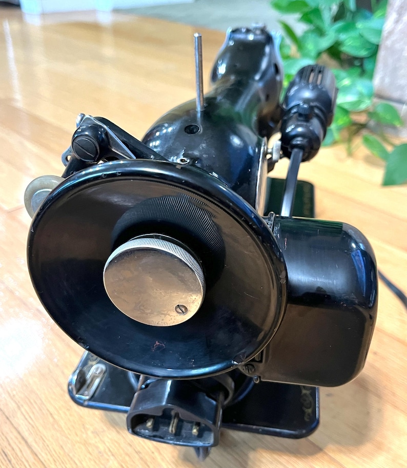 Vintage 1948 Singer Model 15 Sewing Machine. - Etsy