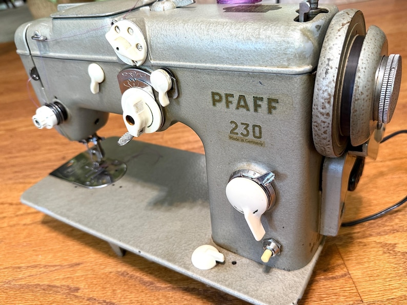 Vintage PFAFF Model 230 Sewing Machine - Etsy