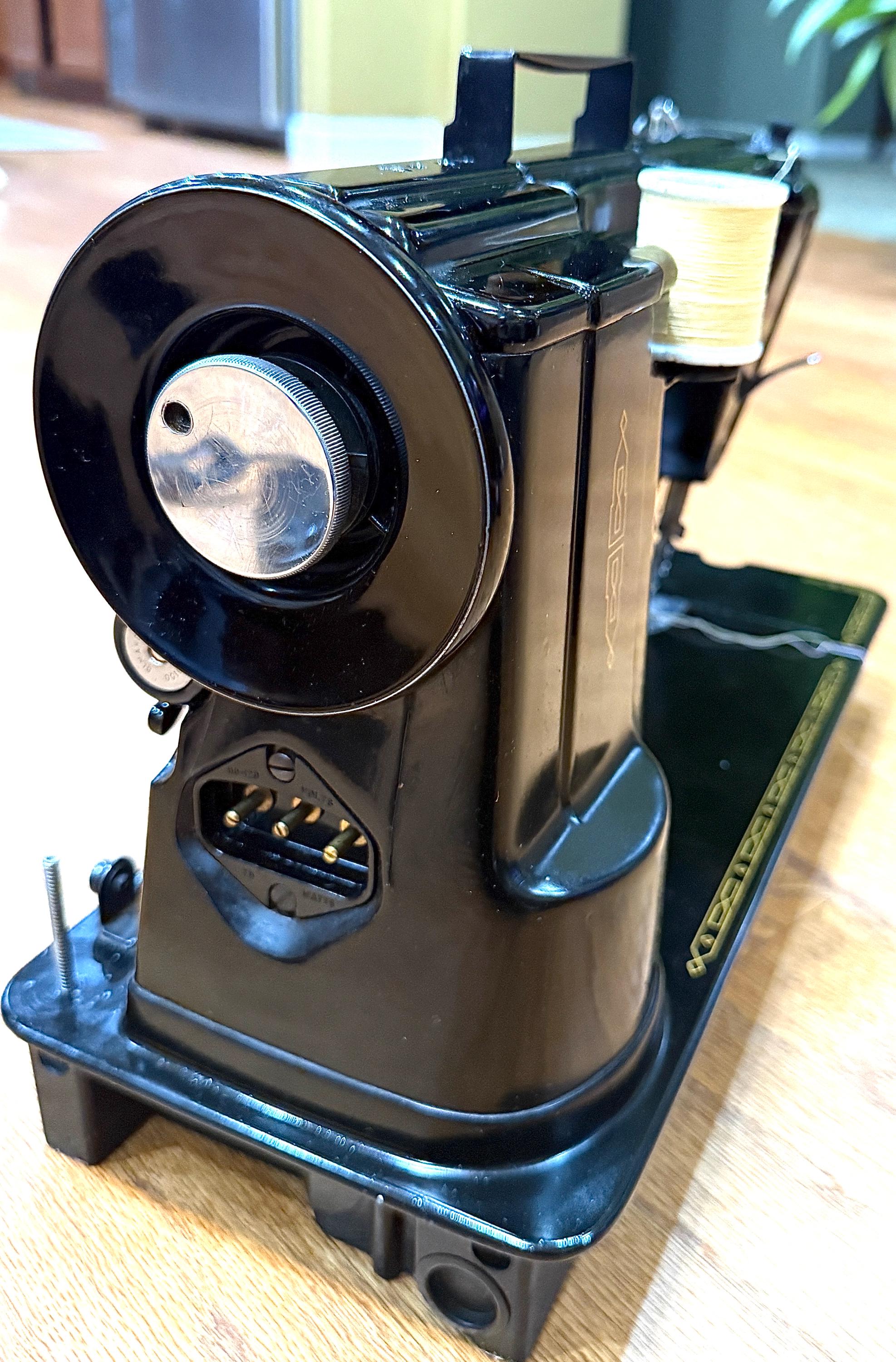 Vintage 1951 Singer 301A Sewing Machine - Etsy