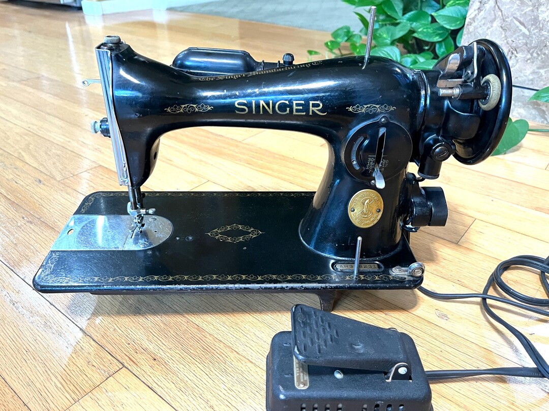 Vintage 1948 Singer Model 15 Sewing Machine. - Etsy