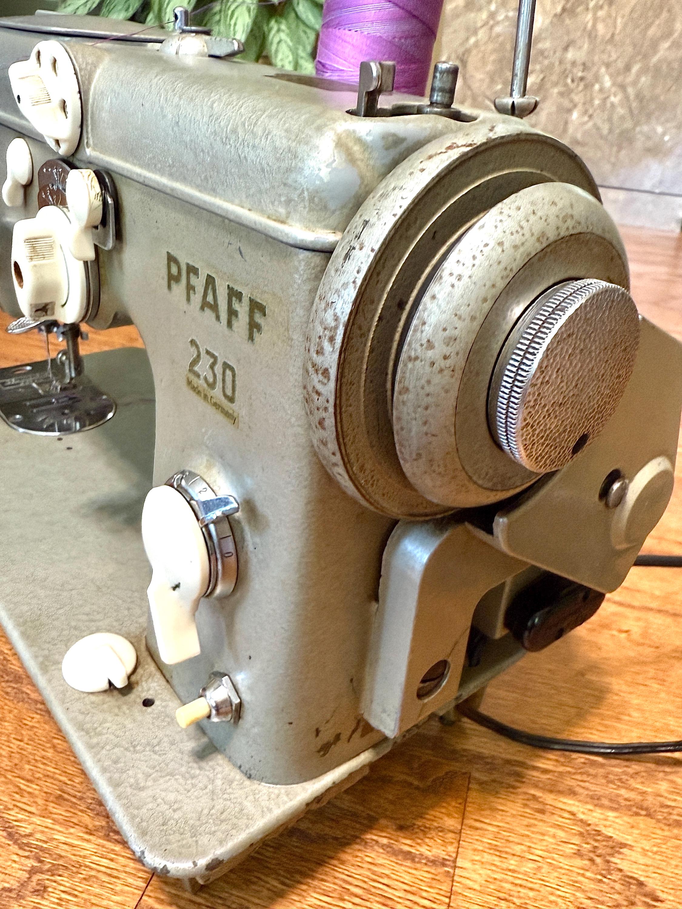 Vintage PFAFF Model 230 Sewing Machine - Etsy
