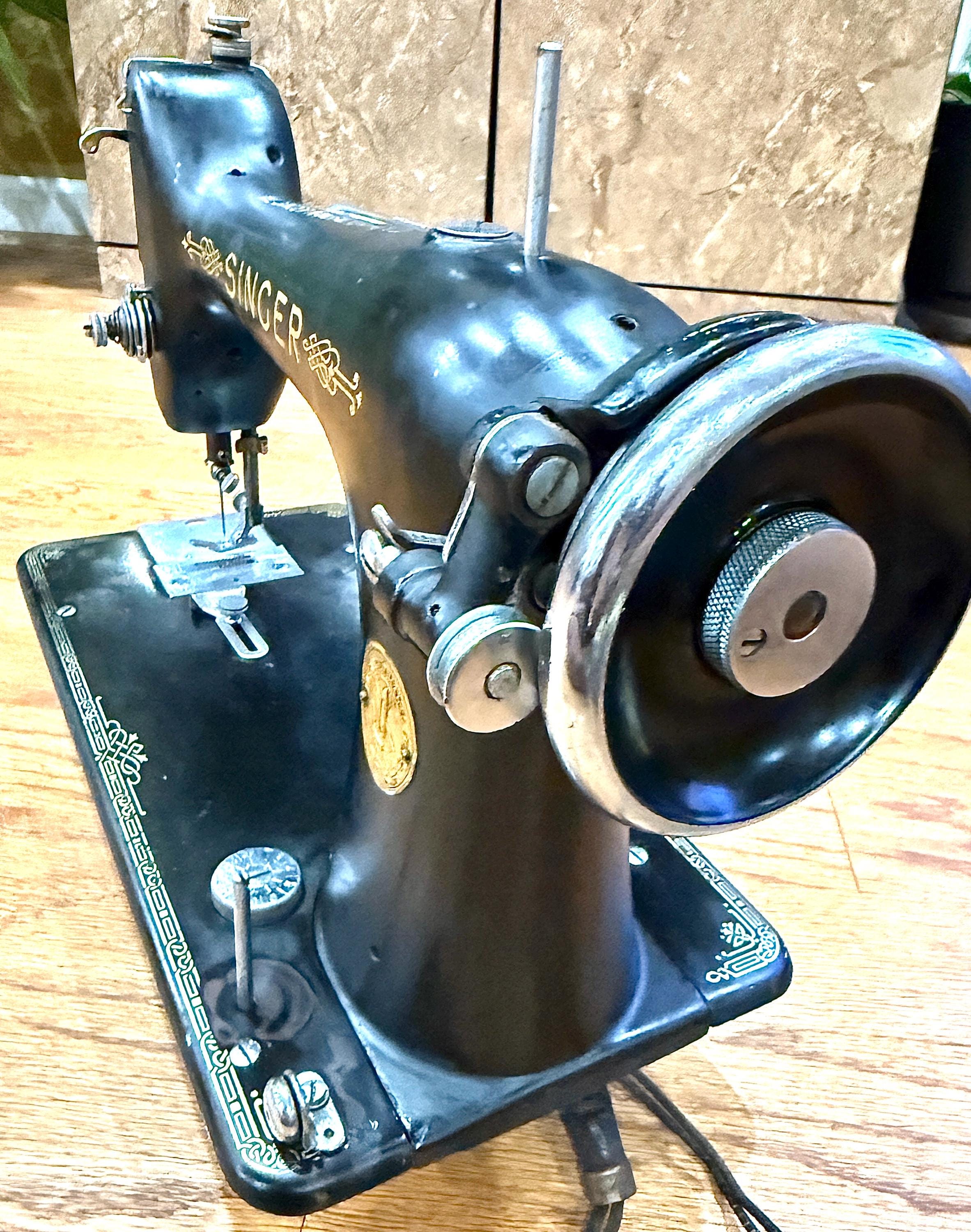 Vintage 1930’s Singer Model 101 Sewing Machine - Etsy