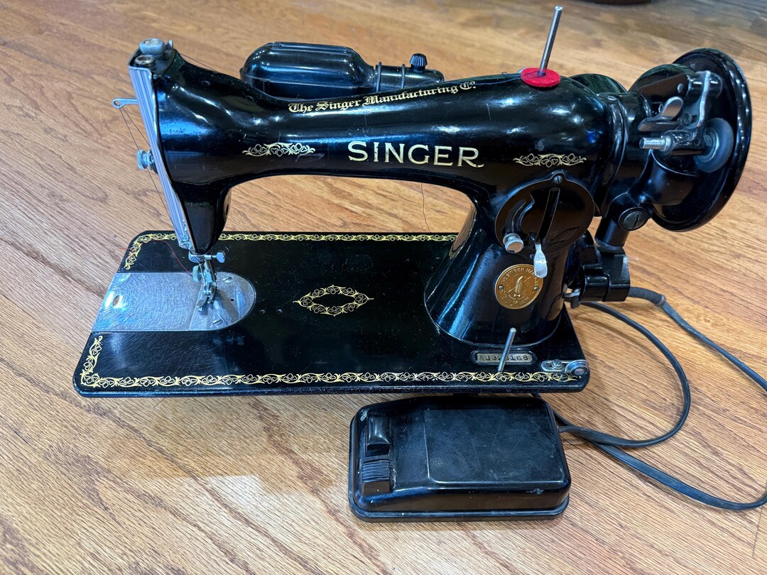 Vintage 1949 Singer Model 15 Sewing Machine - Etsy