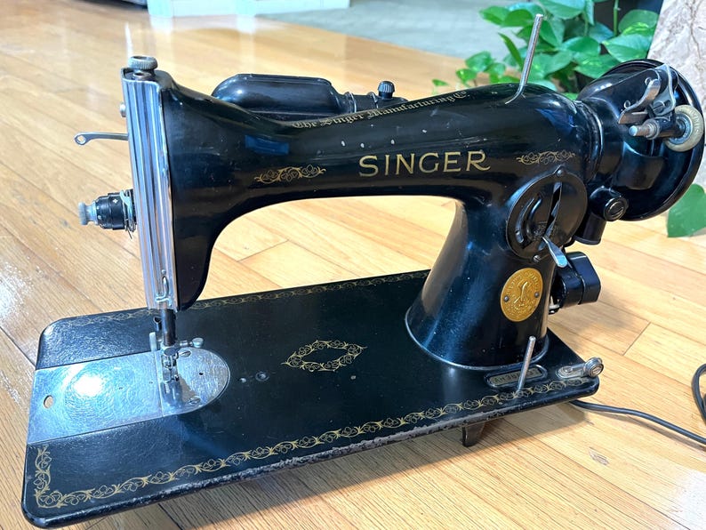 Vintage 1948 Singer Model 15 Sewing Machine. - Etsy