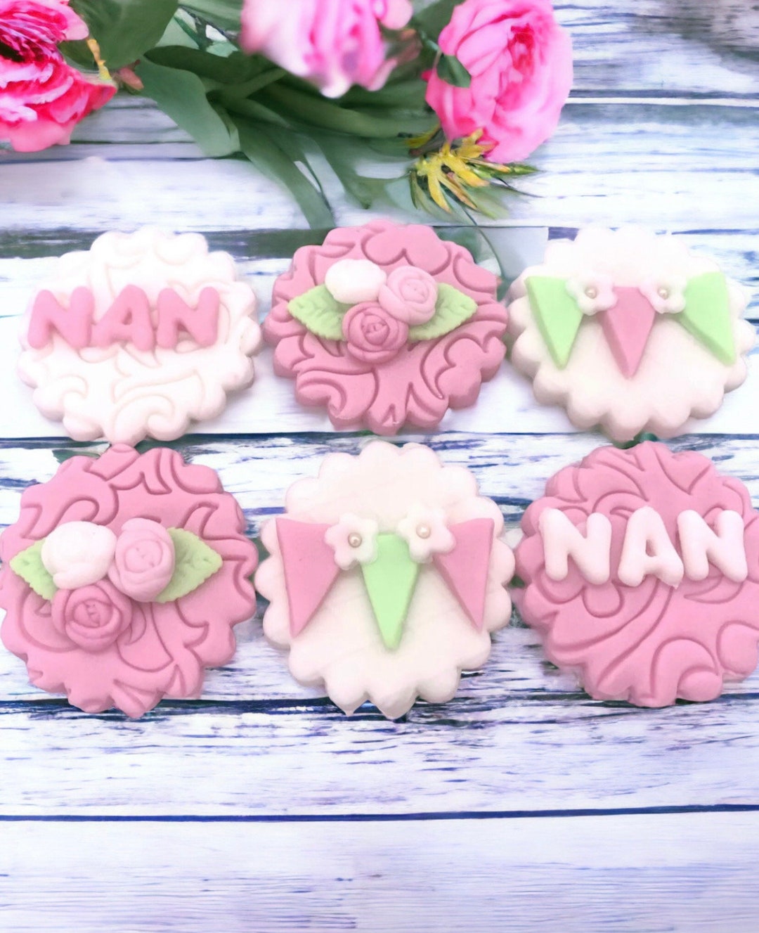 Edible Cupcake Toppers Pink Nan, Mothers Day Plaques With Flowers ...