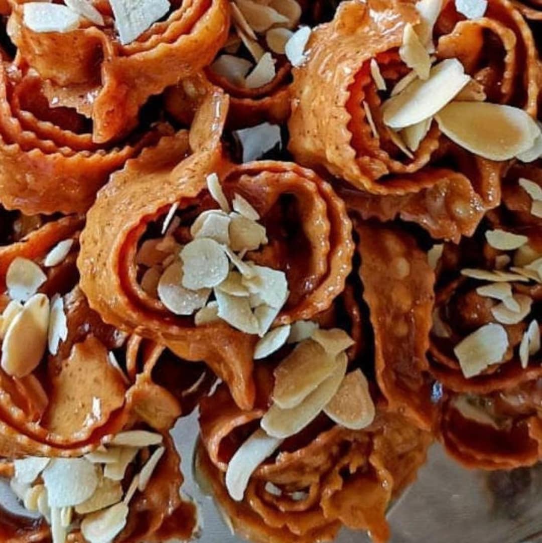 Chebakia Aux Amandes Et Miel Pâtisserie Marocaine De Ramadan Chabakia ...
