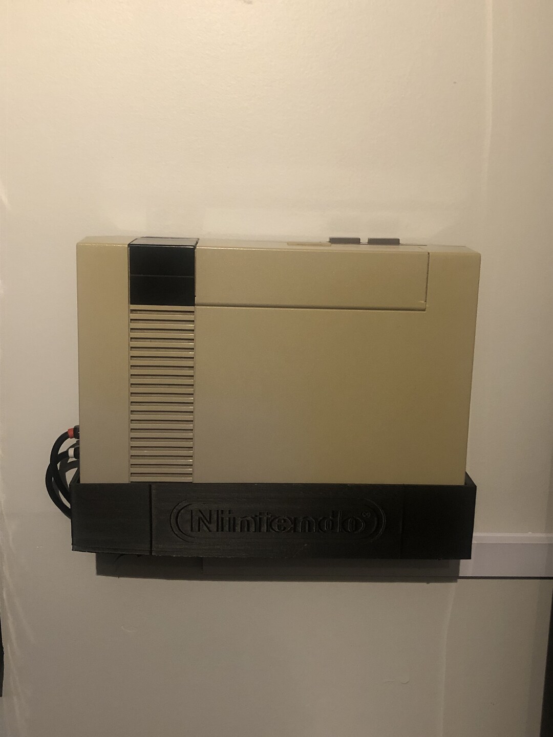 NES Nintendo Wall Mount for Orignal System - 3D Printed (not for Mini ...