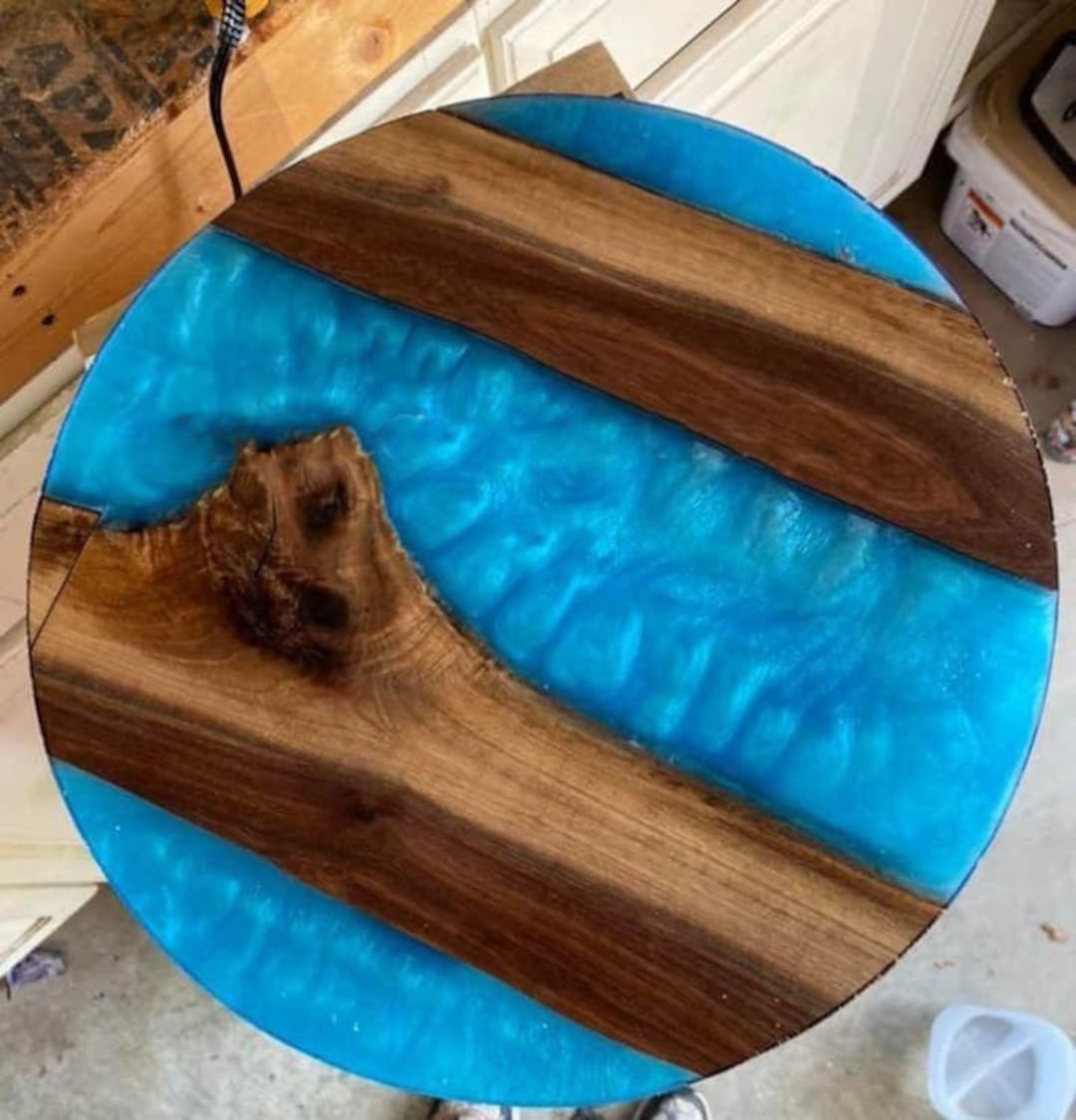 Custom Made Round Epoxy Resin Coffee Table Made of Resin and Wood - Etsy