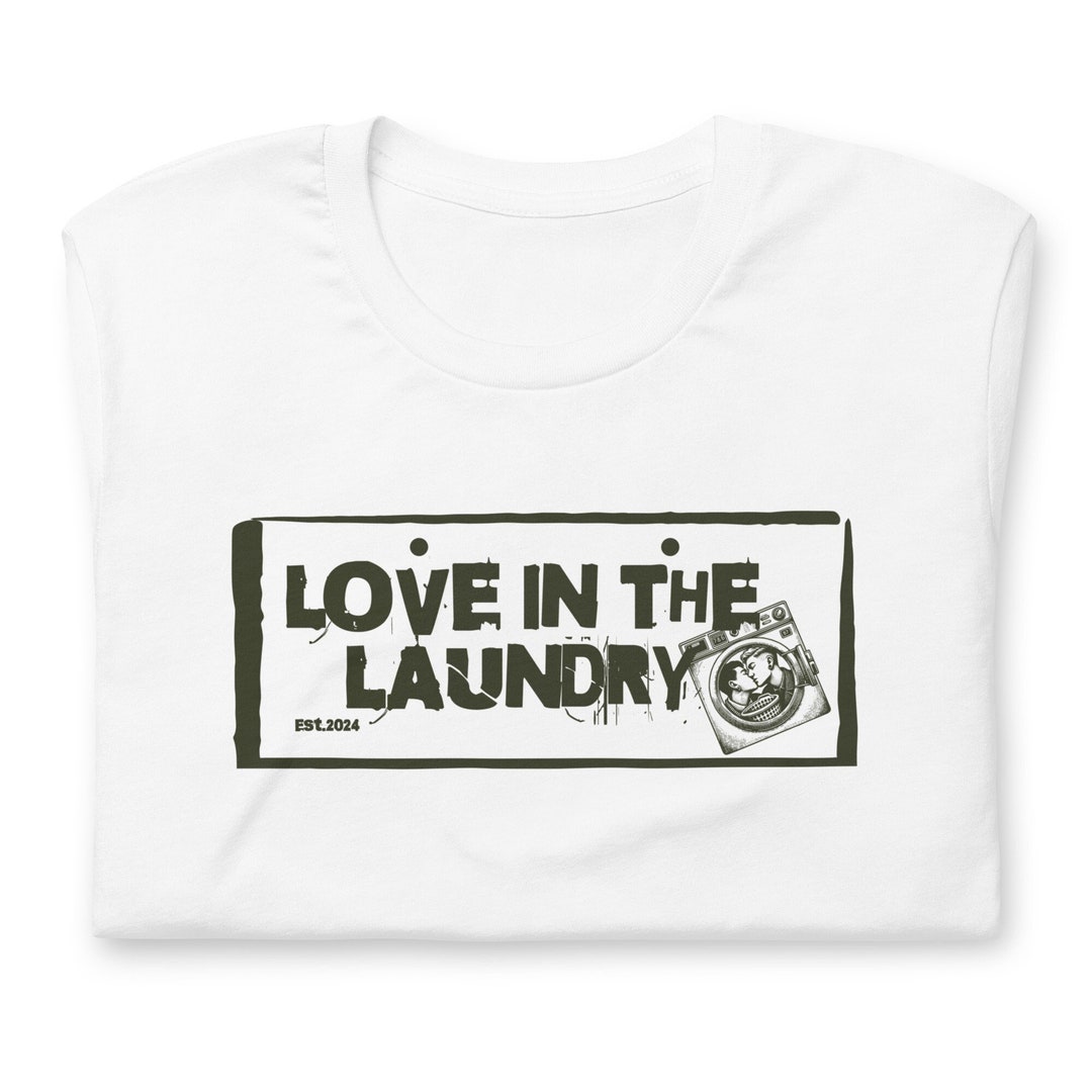 Retro Love in the Laundry T-shirt Vintage Washing Machine and Kissing ...