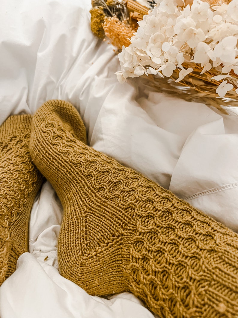Honeycomb Cable Socks Knitting Pattern - Etsy