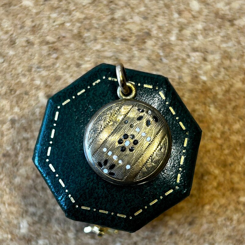 Antique Locket - Etsy
