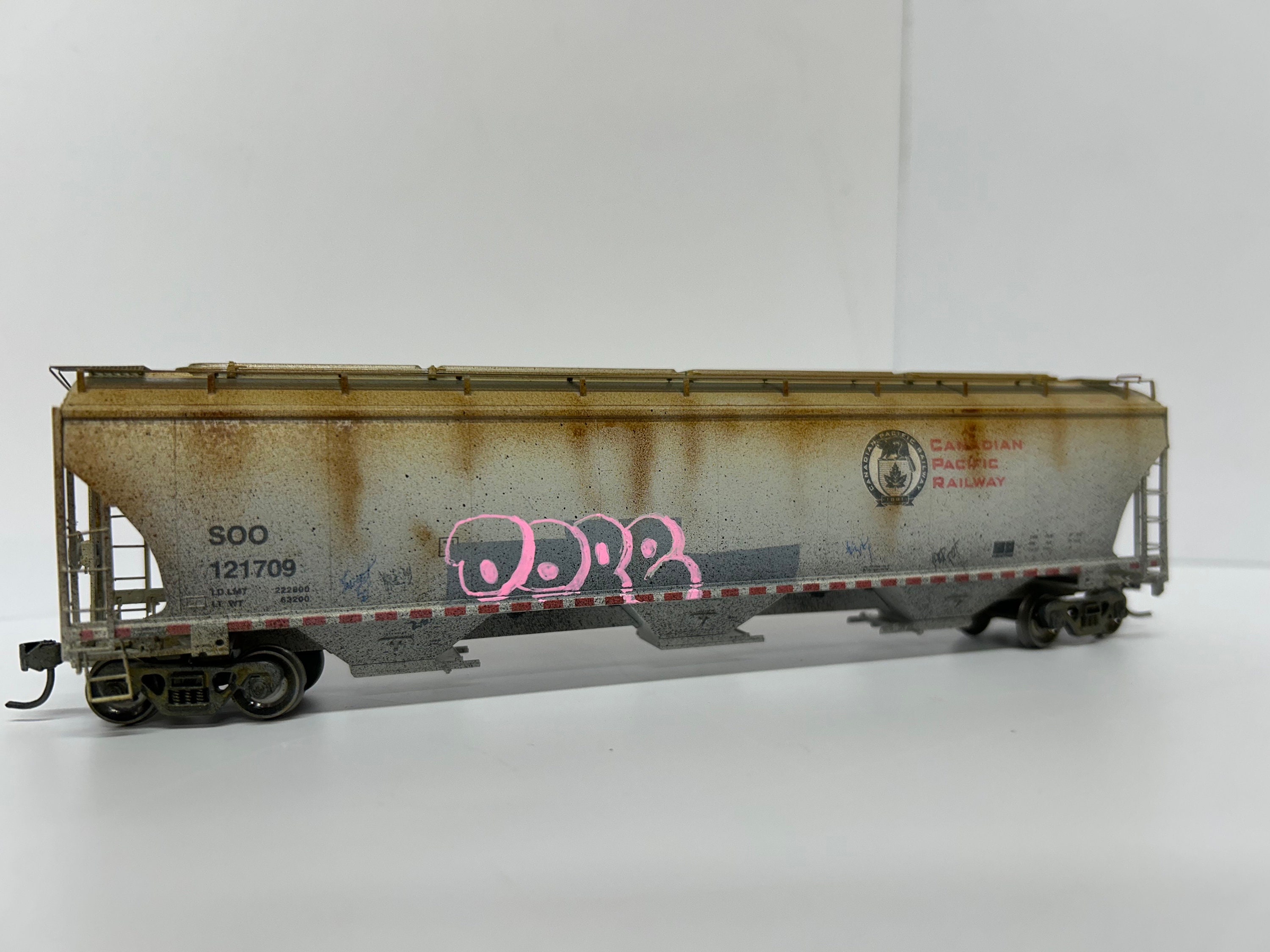 Custom Painted HO Scale Covered Hopper Model Train Car With Graffiti ...