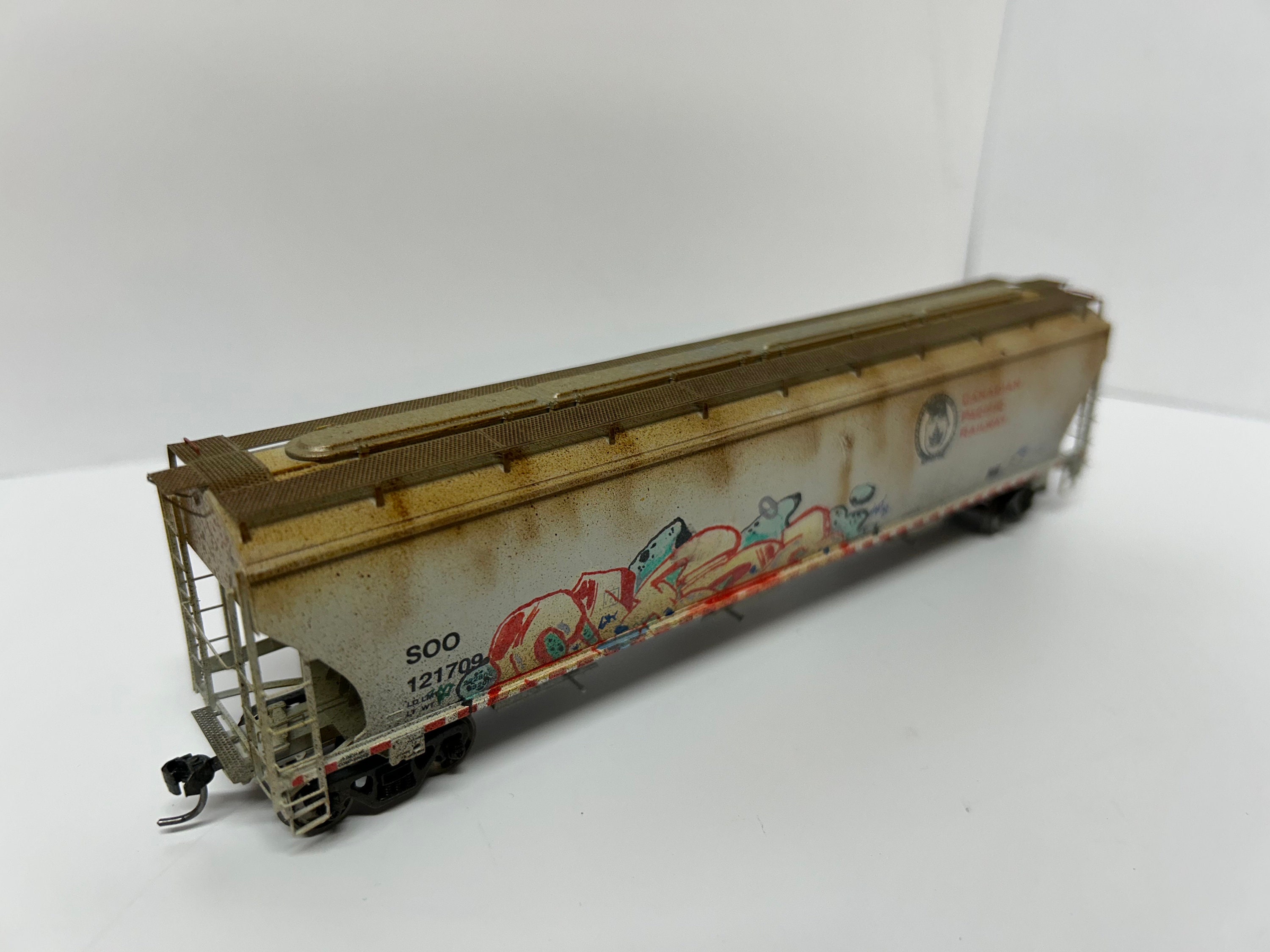 Custom Painted HO Scale Covered Hopper Model Train Car With Graffiti ...