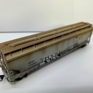 Custom Painted HO Scale Covered Hopper Model Train Car With Graffiti ...