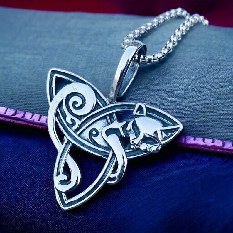 Celtic Cat Necklace/ Triquetra Necklace/ Kitty Cat Pendant/ Trinity ...