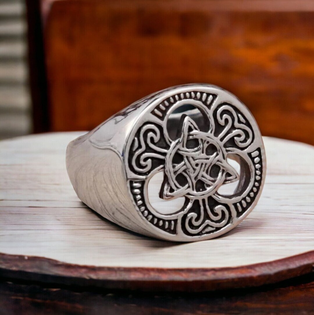 Triquetra Ring/ Celtic Knot Ring/ Trinity Knot Ring/ Trinity Ring ...