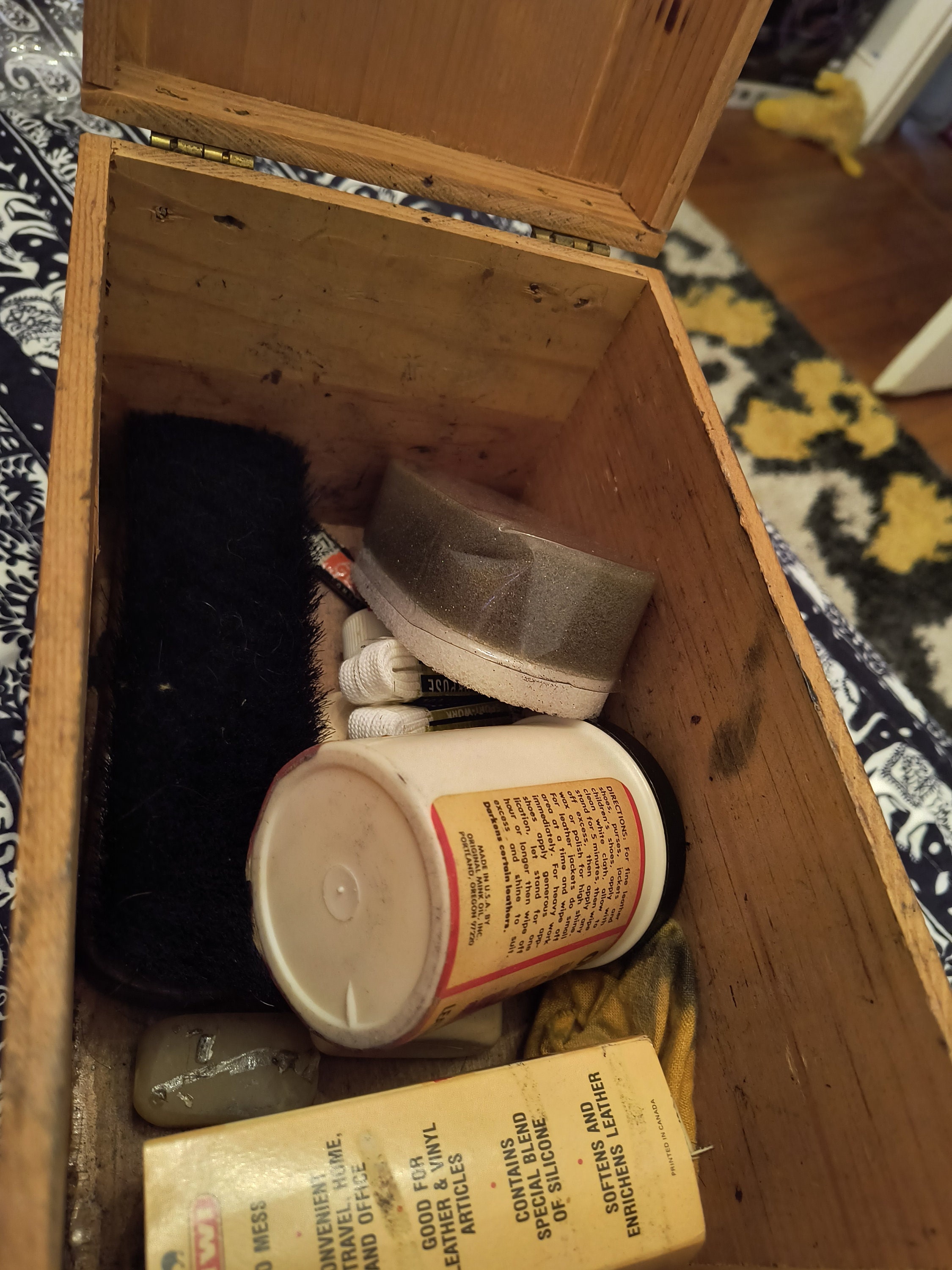 Vintage Esquire Shoe Valet De Luxe Shoe Shine Box W/ Vintage Products ...