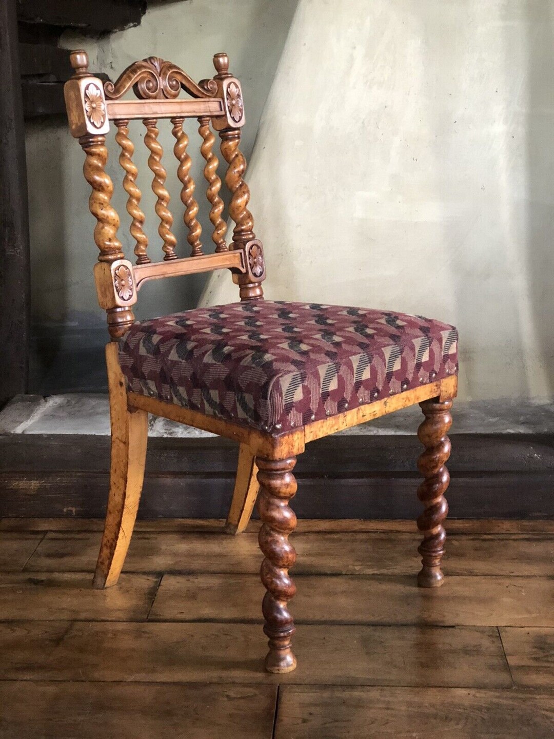 Charming Victorian Rustic Burr Walnut Barley Twist Burgandy Beige Black ...