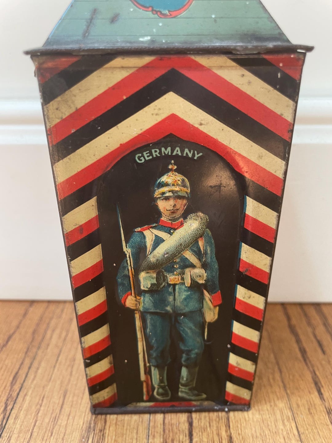 Early Huntley & Palmers “sentry Box” Biscuit Tin C.1910s Pre-wwi ...