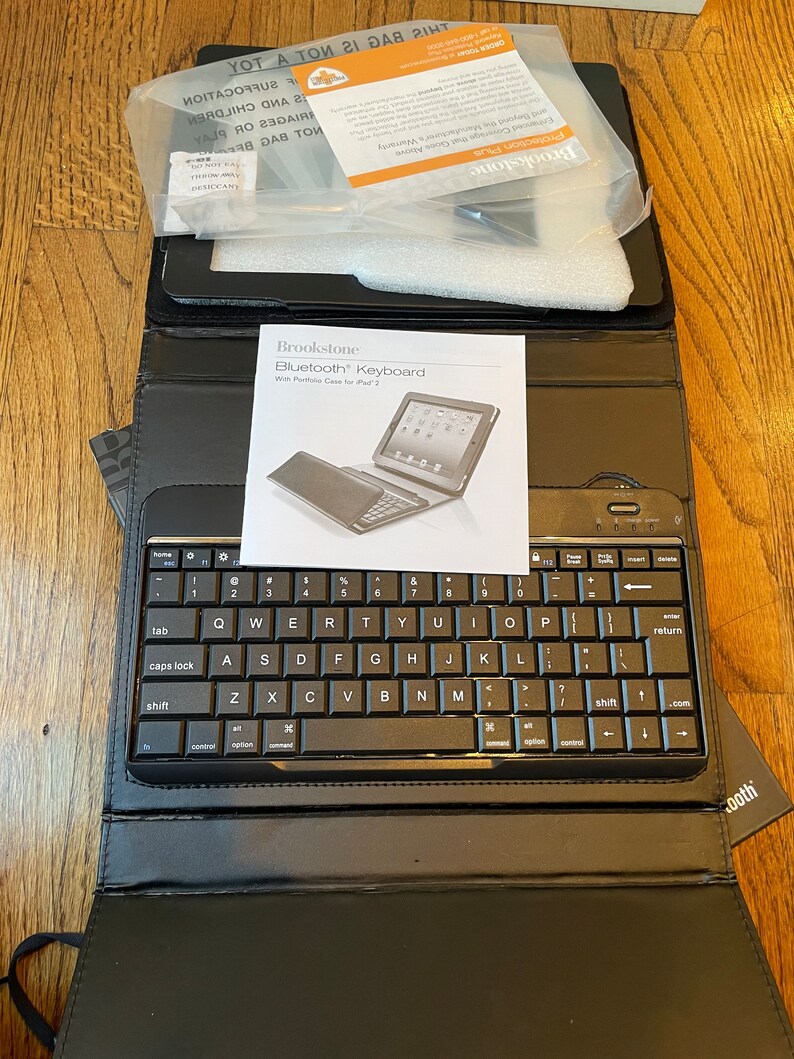 BROOKSTONE Bluetooth Keyboard W/portfolio Case Forapple iPad 2 Black - Etsy