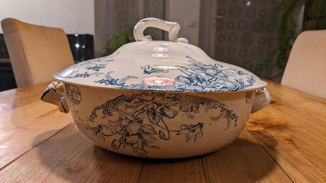 ANCIENT Soup Tureen (late 19th) - Etsy