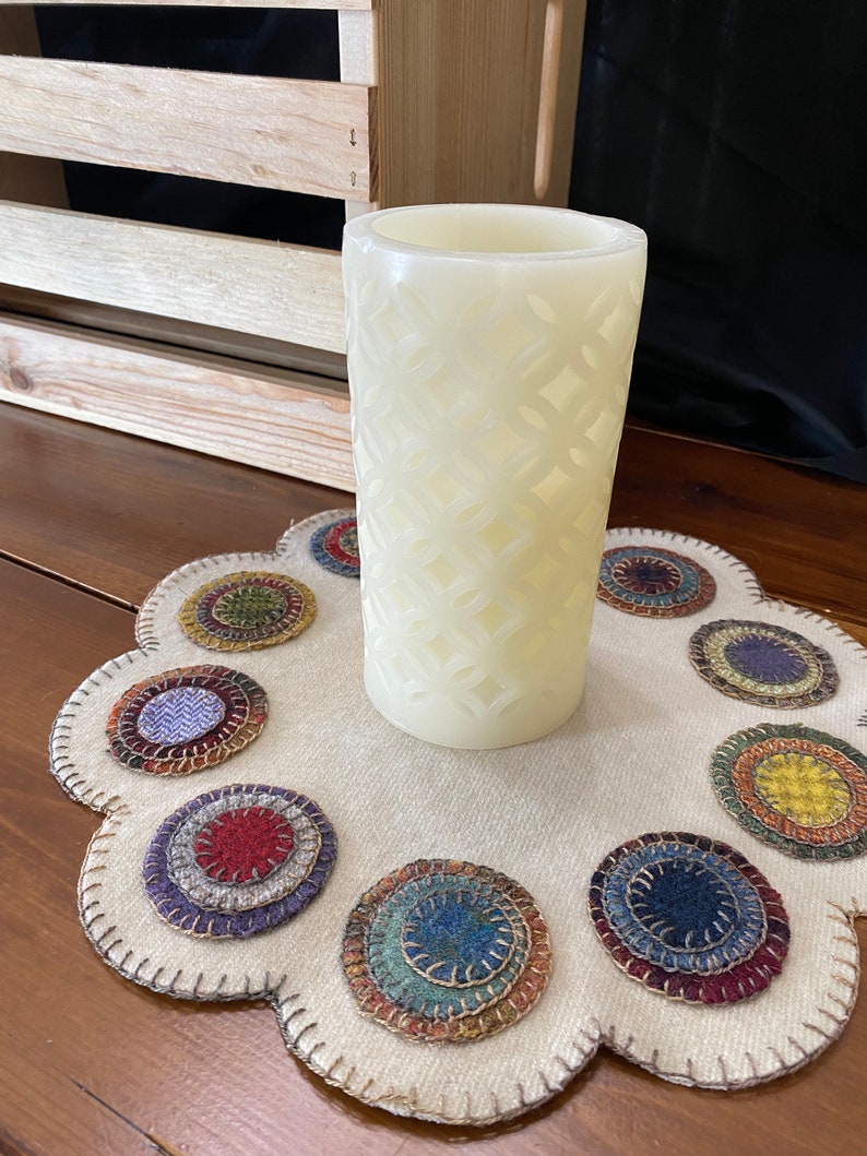 Scalloped Penny Mat Wool Applique Kit Designed by the Woolen Needle ...