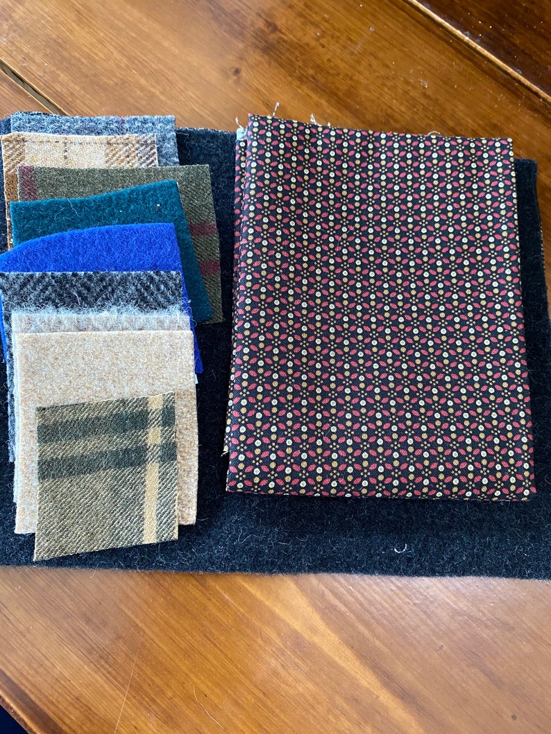 Scalloped Penny Mat Wool Applique Kit Designed by the Woolen Needle ...