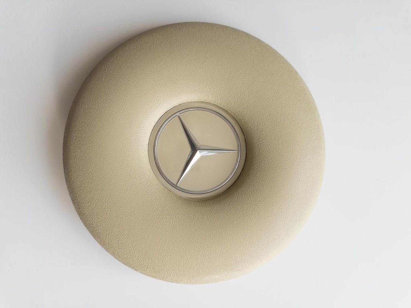 NEW - Mercedes W113 W114 W115 W108 W109 Hub Pads Ivory Cream for ...