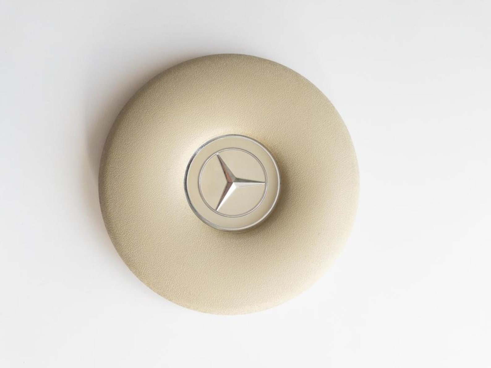 NEW - Mercedes W113 W114 W115 W108 W109 Hub Pads Ivory Cream for ...