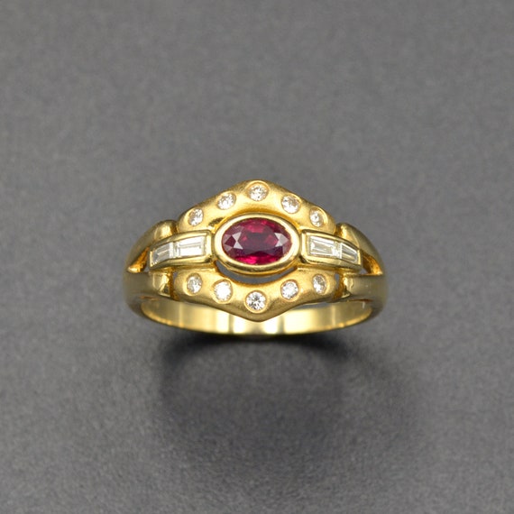 Vintage 18K Gold Ruby Swirl Dome Brutalist Ring - Gem