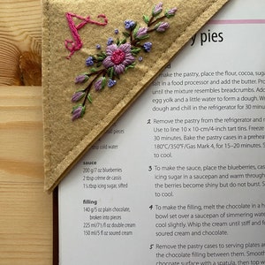 Hand Embroidered Bookmark Felt Corner Bookmark Gift for Book - Etsy UK