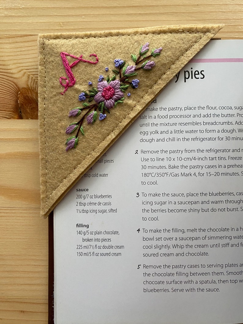 Hand Embroidered Bookmark Felt Corner Bookmark Gift for Book - Etsy UK