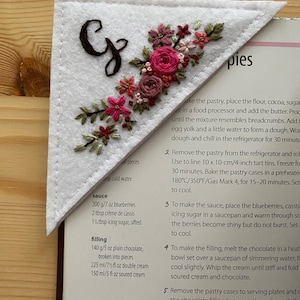 Hand Embroidered Bookmark Felt Corner Bookmark Gift for Book - Etsy UK