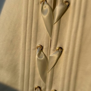 Basque Ivory Waist Corset Elegant Bridal Corset With Off-shoulder ...