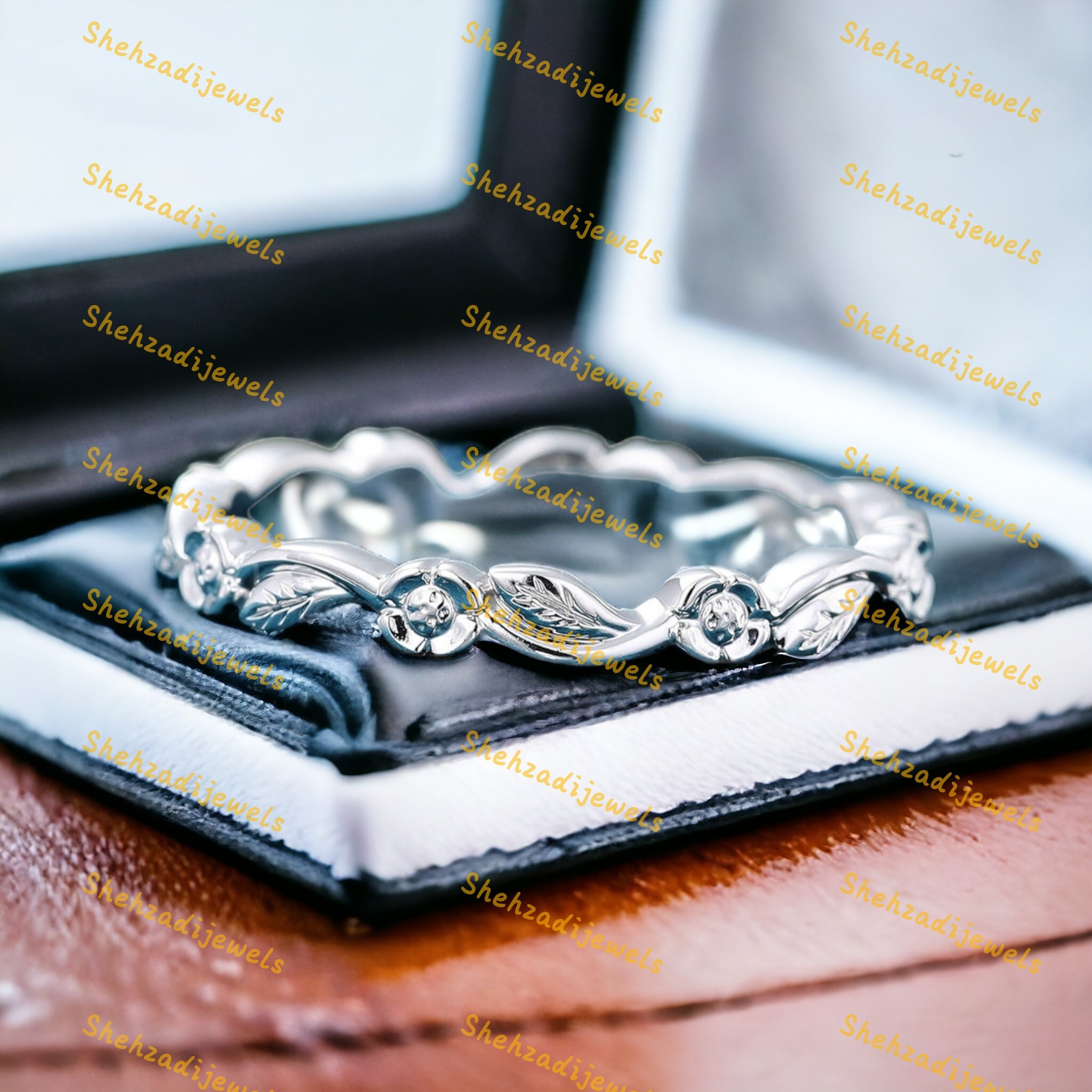 Vintage Solid Gold Wedding Band Yellow Gold Flower Wedding Band Floral ...