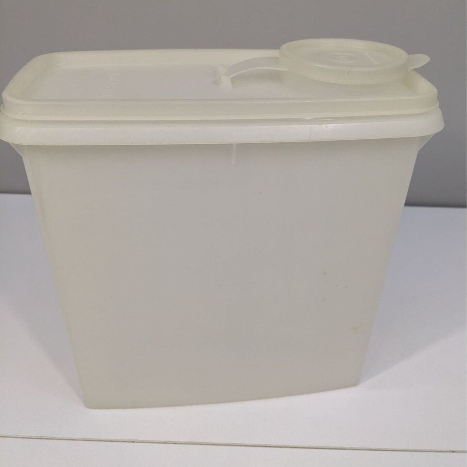 Vintage Tupperware Cereal Keeper Pantry Storage With Flip-top Pour Lid ...
